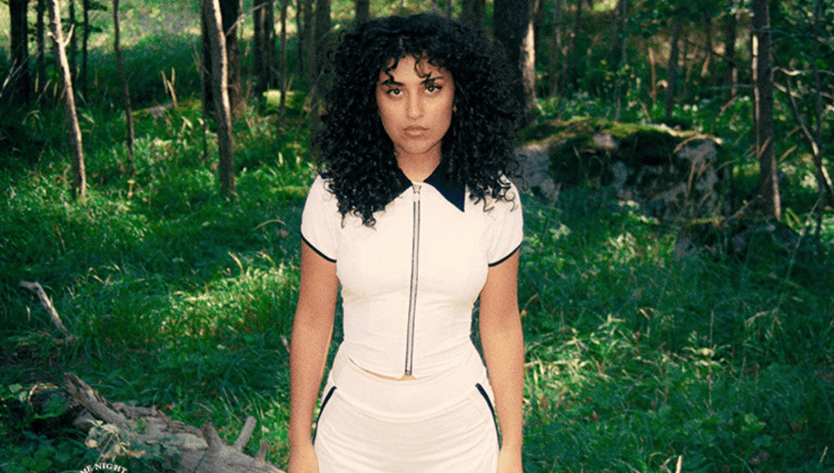 R&B Singer-Songwriter Venus Celebrates Queer Love On Stunning New ...