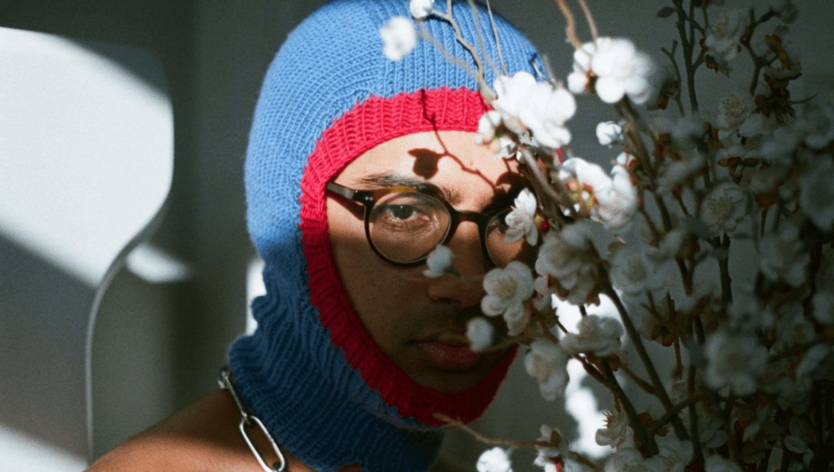 INTRODUCING: Singer-Songwriter Ray Laurél Shares Mesmerizing Debut ...