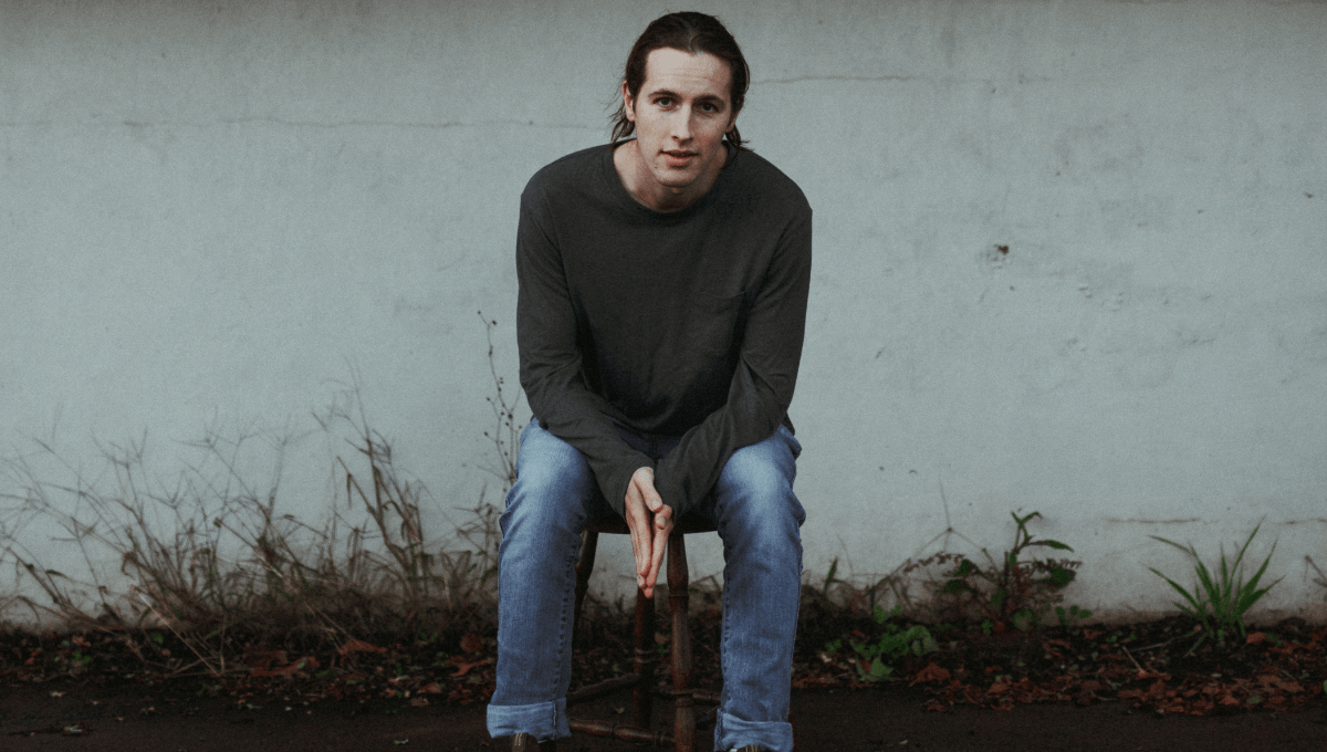 Australian Indie Folk Artist Riley Pearce Stretches His Legs On New ...
