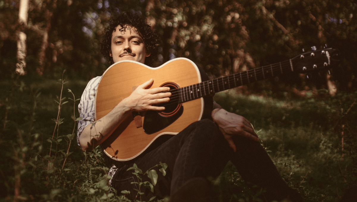 PREMIERE: Singer-Songwriter Hayden Arp Captures The Calm Of Reflection ...