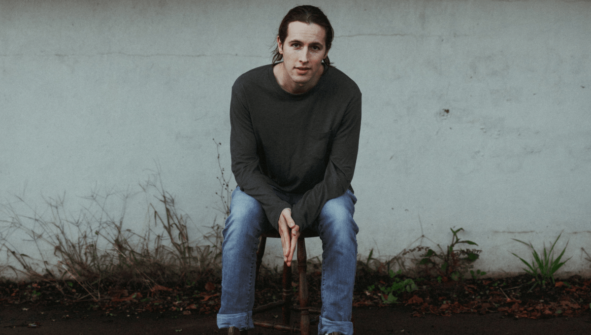 Indie Singer-Songwriter Riley Pearce Take The Plunge With New Music ...