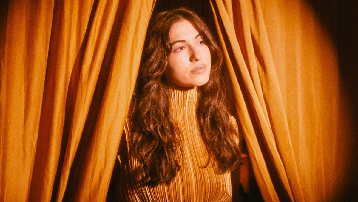 INTRODUCING: Brooklyn Singer-Songwriter Elora Turns Her Mistakes Into ...