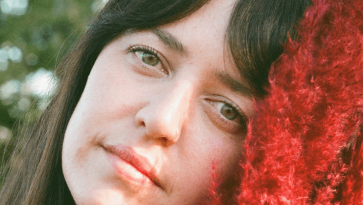 Indie Singer-Songwriter Mandi Mapes Finds Her Own Way On Compelling New ...